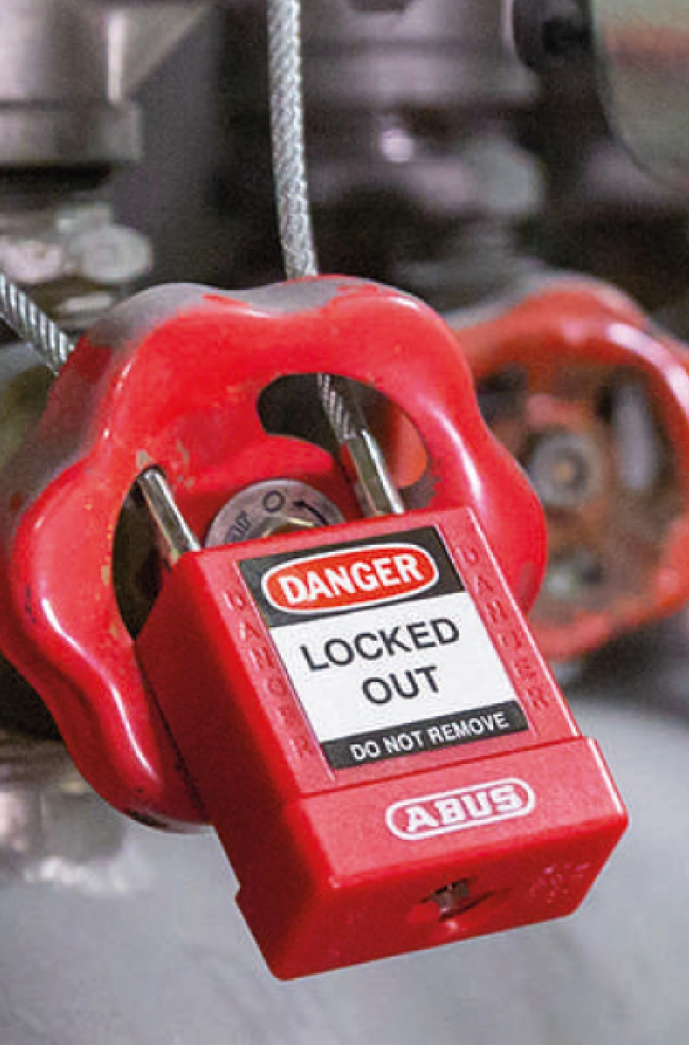 EQUIPO DE BLOQUEO O LOTO (LOCKOUT/TAGOUT)